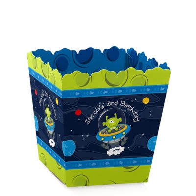 Alien Party Ideas for Kids - Moms & Munchkins